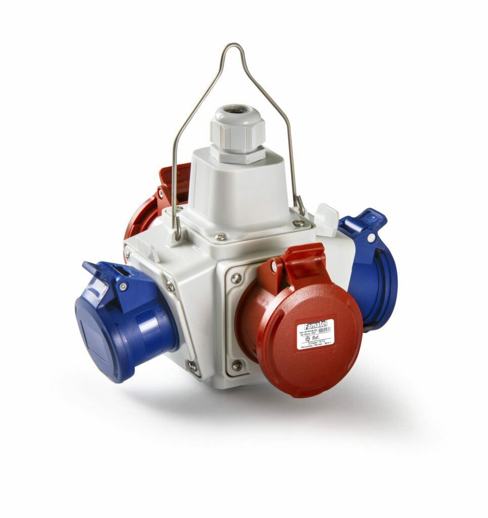 Famatel Flush-Mounted Socket IP67 - RFE